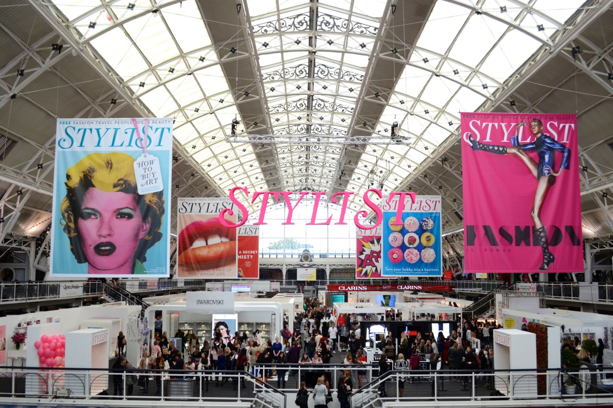 Stylist Live Behind the Scenes – Air & Grace